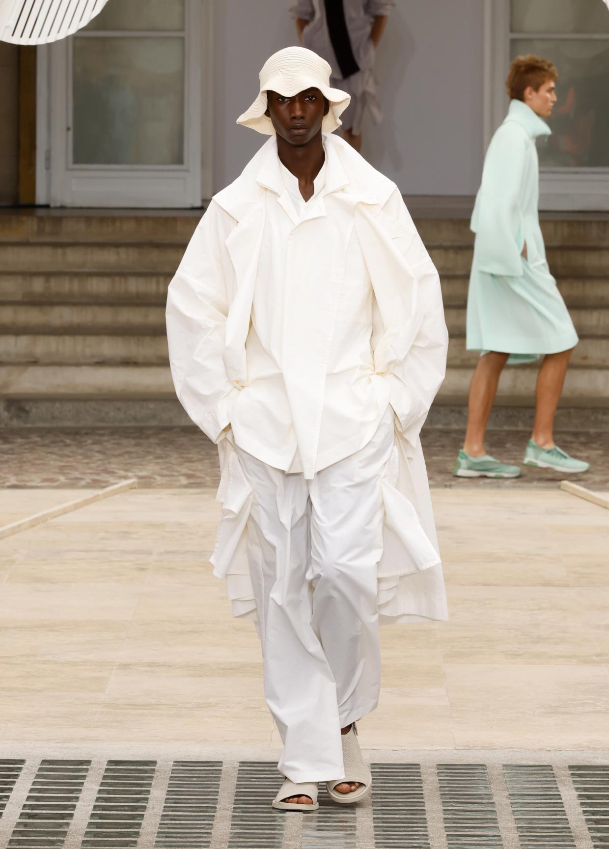 HOMME PLISSÉ ISSEY MIYAKE SPRING SUMMER 2025 COLLECTION 11 – ISSEY ...